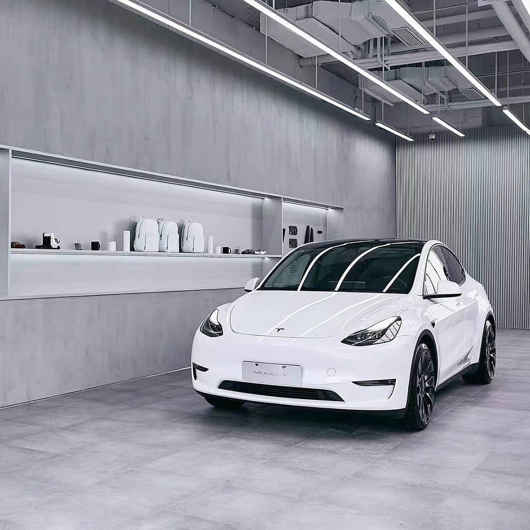 HYPEBEASTさんのインスタグラム写真 - (HYPEBEASTInstagram)「@hypedrive: @teslamotors ...