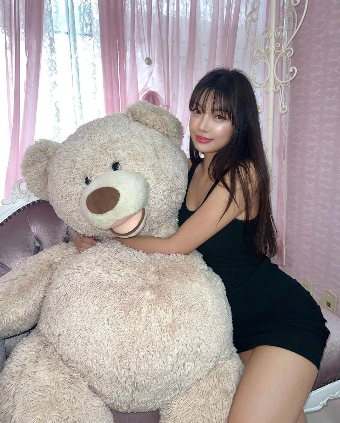 RIANさんのインスタグラム写真 - (RIANInstagram)「大きなテディベア🥹🧸 可愛すぎる💖 Big teddy bear🥹🧸 It is just too cute💖 # ...