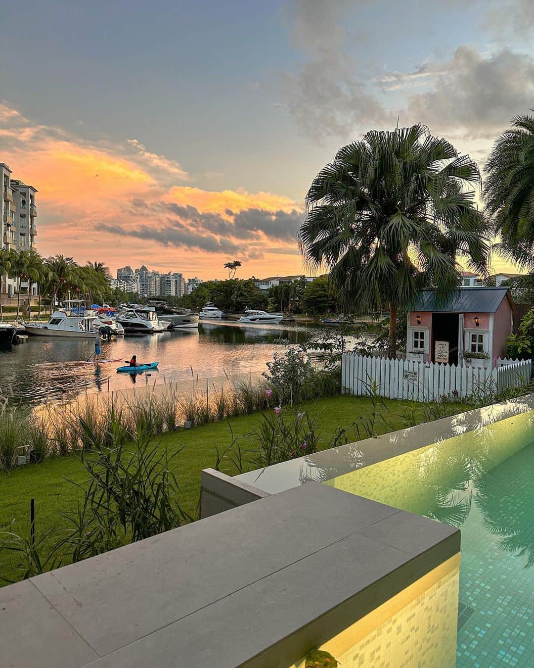 ジェイミー・チュアさんのインスタグラム写真 - (ジェイミー・チュアInstagram)「🌅 Living for these sunset ...