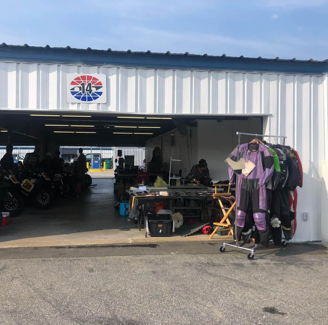 バンソンさんのインスタグラム写真 - (バンソンInstagram)「We’re all set up at the #AAMRR race ...
