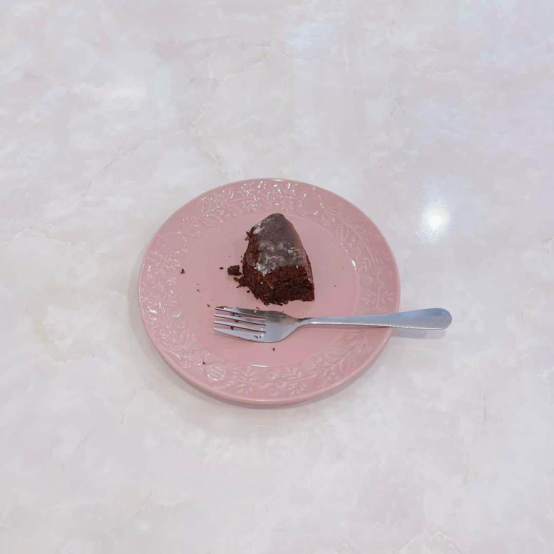 桃木兎羽さんのインスタグラム写真 - (桃木兎羽Instagram)「🫠🖤🍫」6月16日 21時15分 - momoki_0515