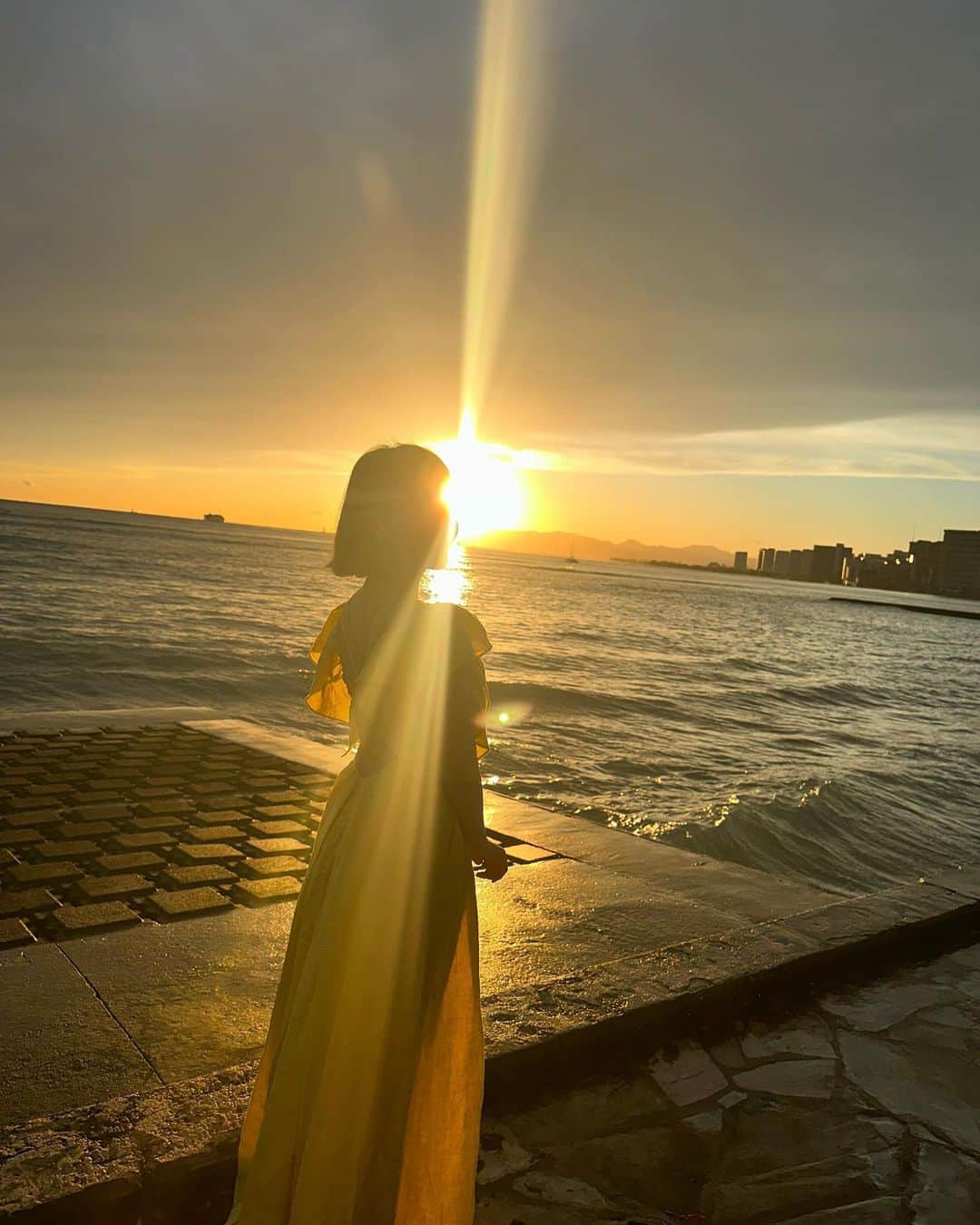 中西悠綺さんのインスタグラム写真 - (中西悠綺Instagram)「夕陽のパワー！🌅 人生には色々な季節があって、1日の中でも色々な感情に ...