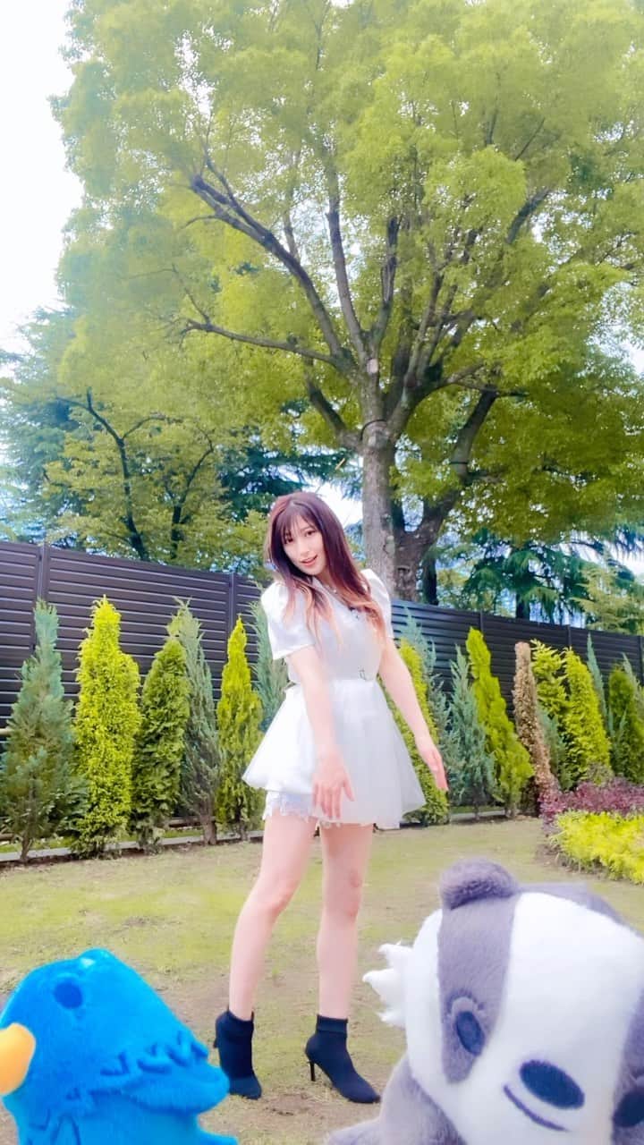 熊田曜子さんのインスタグラム動画 - (熊田曜子Instagram)「@ellechic_officiall のワンピースにもなるし 羽織にも ...