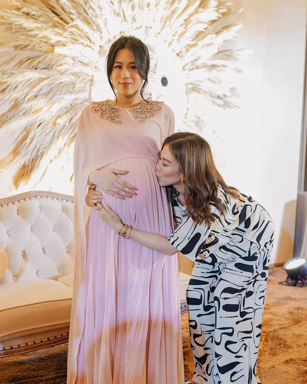 Alex Gonzagaさんのインスタグラム写真 - (Alex GonzagaInstagram)「Celebrating baby no.2!!! New VLOG! The baby ...