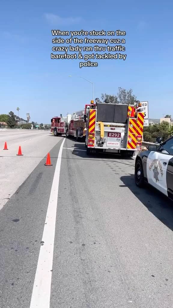 コーディー・レニー・キャメロンさんのインスタグラム動画 - (コーディー・レニー・キャメロンInstagram)「Pale people ...