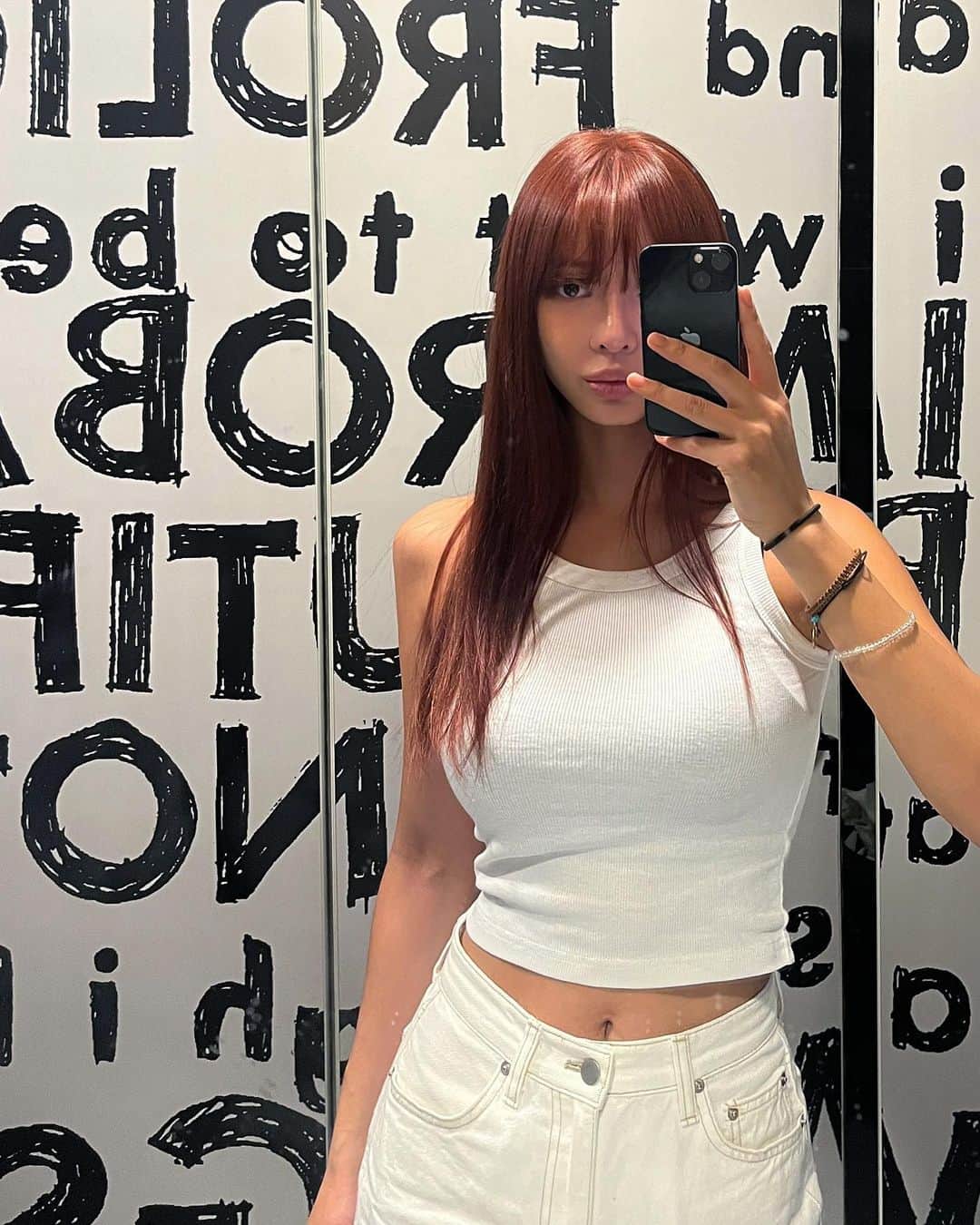 キム・ボラムさんのインスタグラム写真 - (キム・ボラムInstagram)「오늘도 문신같은 우리 나시 입고 오디게 ~🤭」6月18日 ...