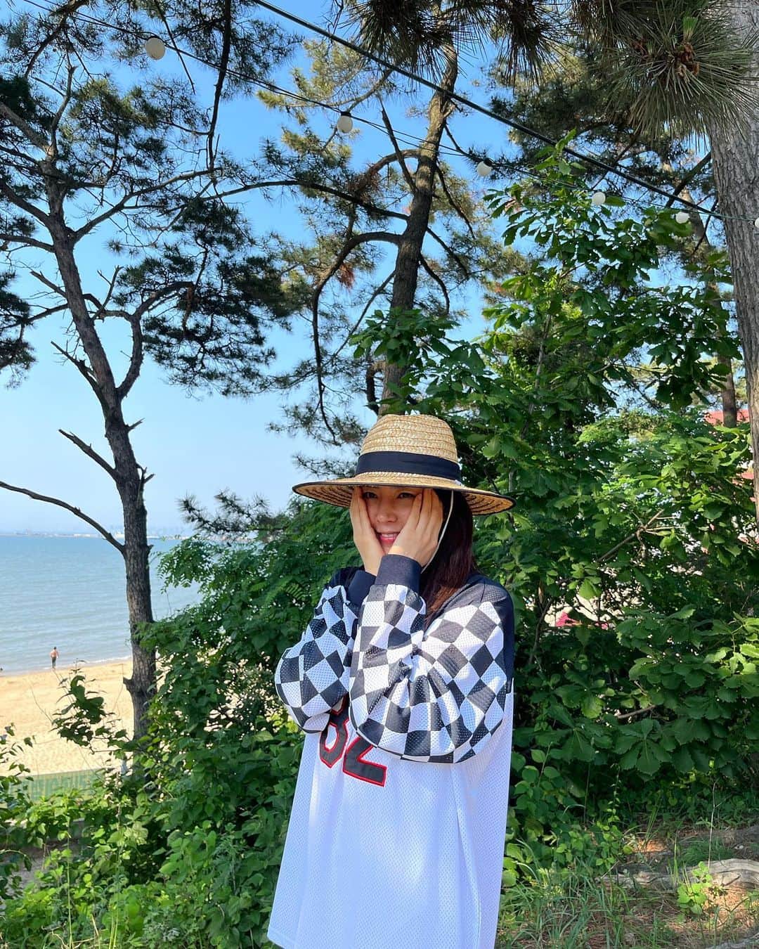 ハン・チェアさんのインスタグラム写真 - (ハン・チェアInstagram)「내가 더 신남 🖤🩵🖤 @bigbreadbox ...