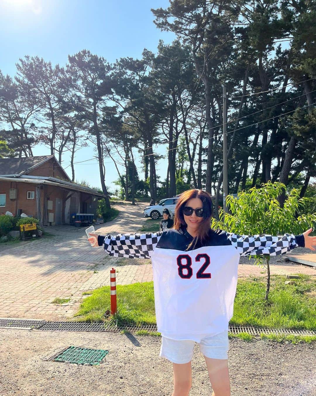 ハン・チェアさんのインスタグラム写真 - (ハン・チェアInstagram)「내가 더 신남 🖤🩵🖤 @bigbreadbox ...