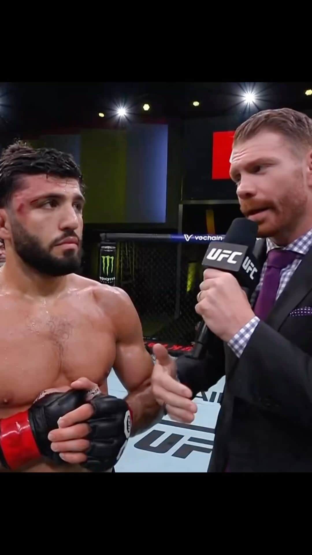 UFCさんのインスタグラム動画 - (UFCInstagram)「Safe to say @Arm_011 wants ALL the ...