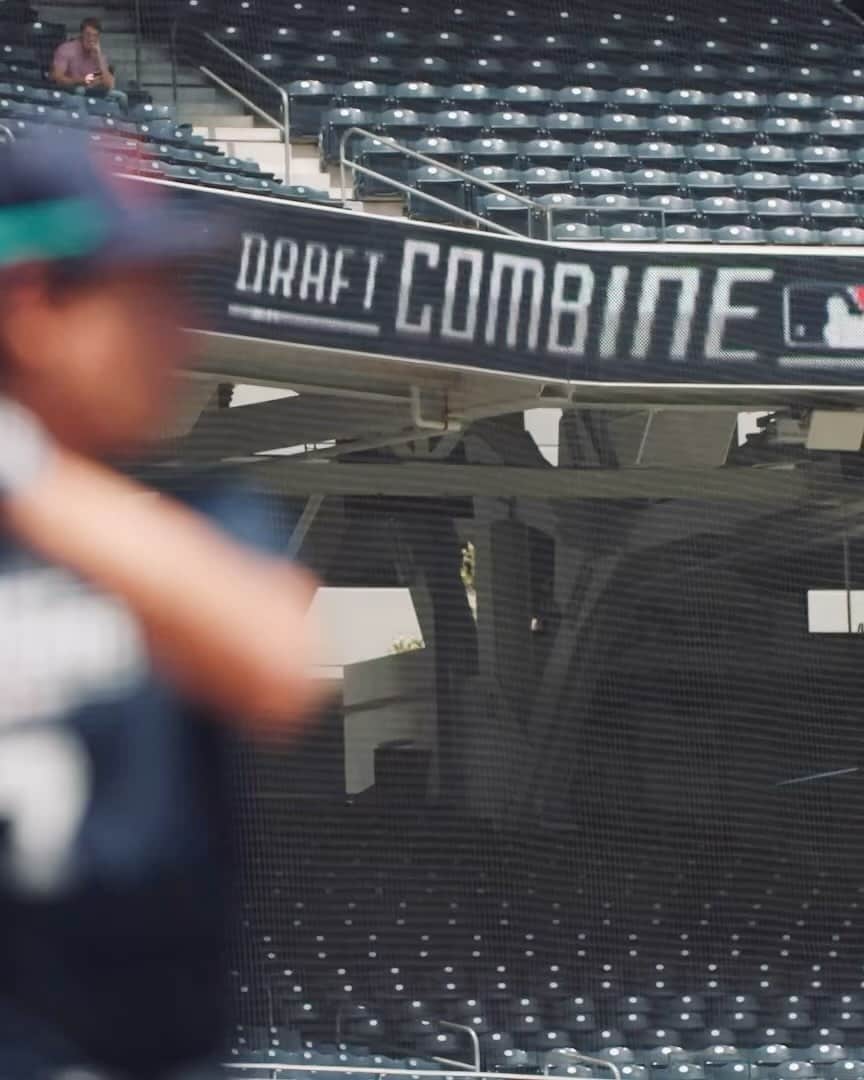 MLBさんのインスタグラム動画 - (MLBInstagram)「Last year’s MLB Draft Combine ...