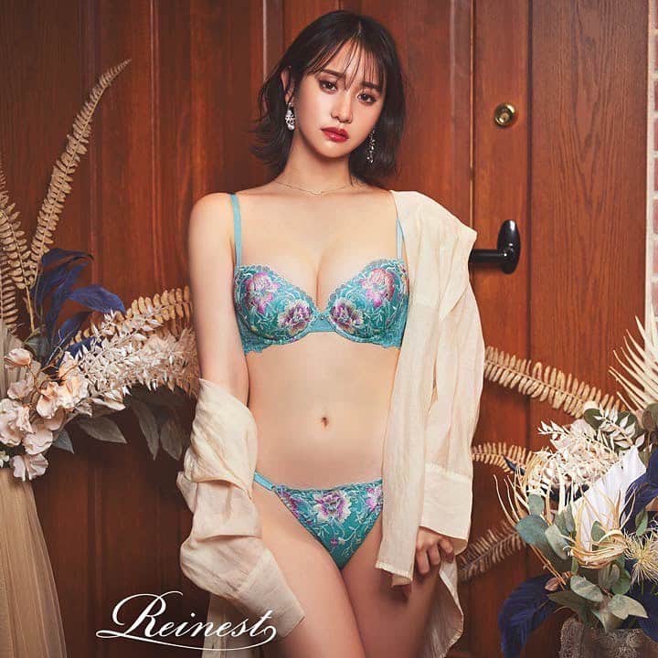 下着専門店DRWさんのインスタグラム写真 - (下着専門店DRWInstagram)「新作ランジェリーピックアップ💐🍃 @reinest_official 華やかなフラワー刺繍が施されている ...