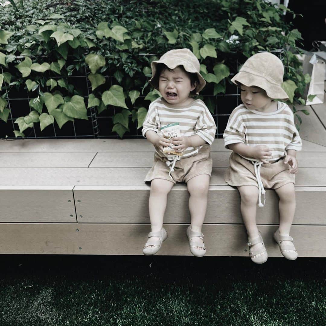 ukapiさんのインスタグラム写真 - (ukapiInstagram)「⠀ ⠀ ⠀ せなとアイスデート🍨👦🏻👧🏻 ⠀ ふたりでパスタも いっぱい食べて汚れてお着替え🪿 ⠀ ⠀ #いつも ...