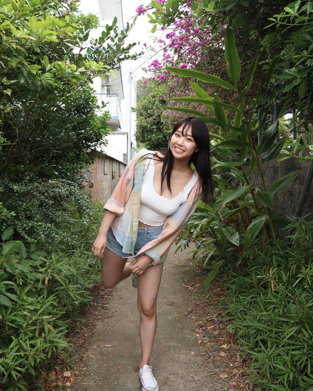 加藤夕夏さんのインスタグラム写真 - (加藤夕夏Instagram)「🌺💚 #加藤夕夏1st写真集 発売ちゅ！ #心に秘めたもの #加藤夕夏 #NMB48 #アイドル #グラビア #写真集 ...