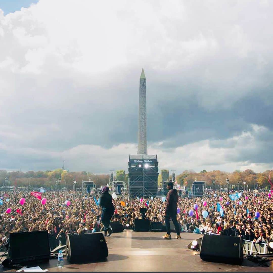 カーラ・ブルーニさんのインスタグラム写真 - (カーラ・ブルーニInstagram)「Le 15 Juin 1985 le collectif ...