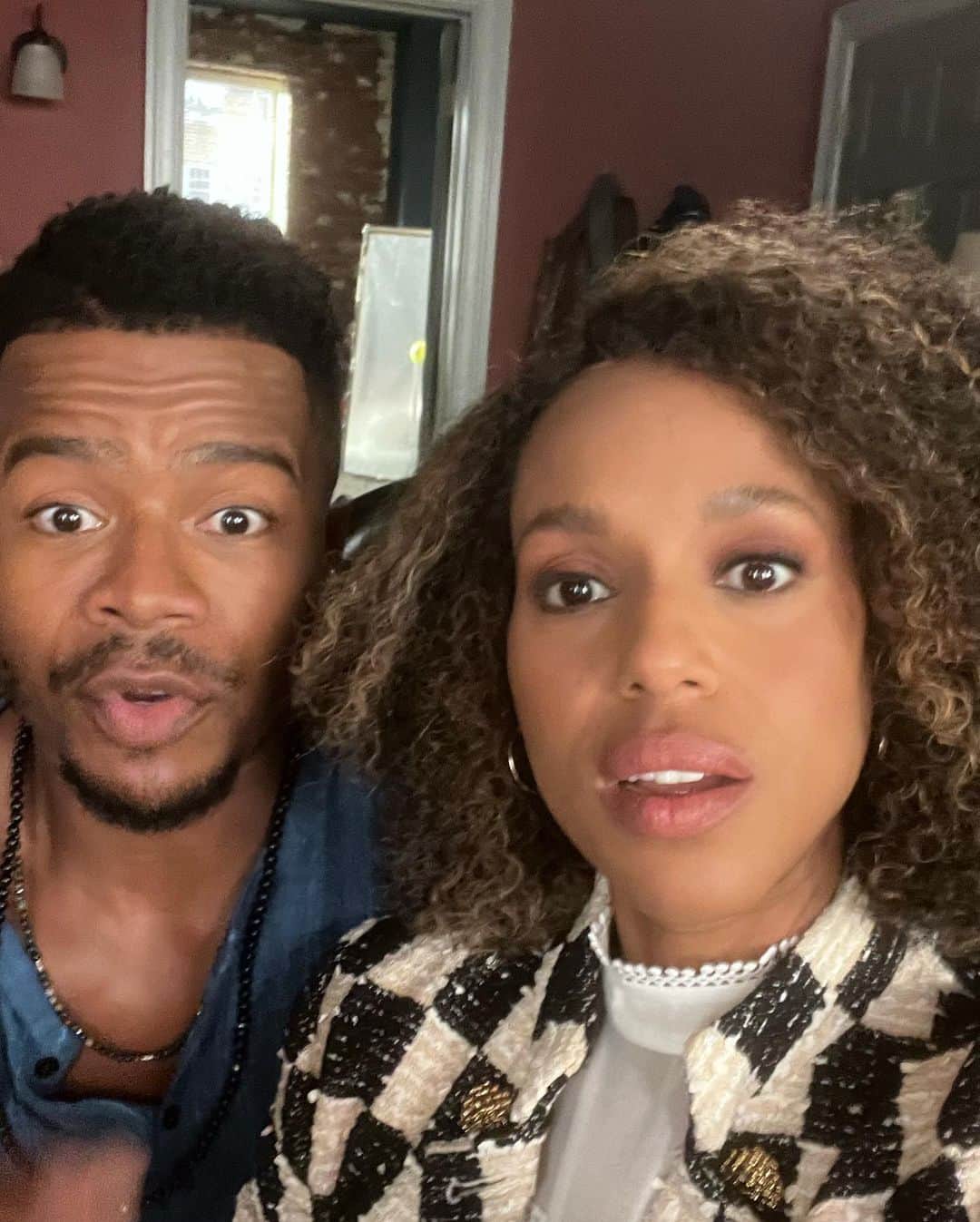 ケリー・ワシントンさんのインスタグラム写真 ケリー・ワシントンinstagram 「b T S Behind The Selfie 🤳