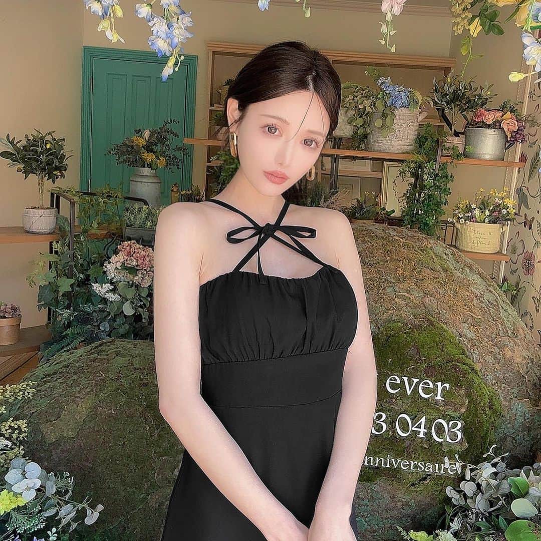 Radyさんのインスタグラム写真 - (RadyInstagram)「. モテすぎちゃったらごめんなさい🙏💞 Radyちゃんえちかわコーデ3選🤍 ちょいえちだけどオトナっぽく♡ この夏は女っぽ ...