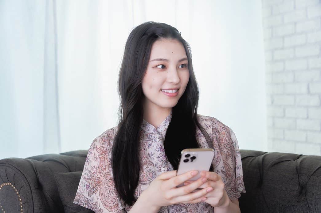 相楽伊織さんのインスタグラム写真 - (相楽伊織Instagram)「🩷🪐 modelpressさんで、やさしいライフスタイルSNSで話題のアプリ GRAVITYの取材を受けてきました ...