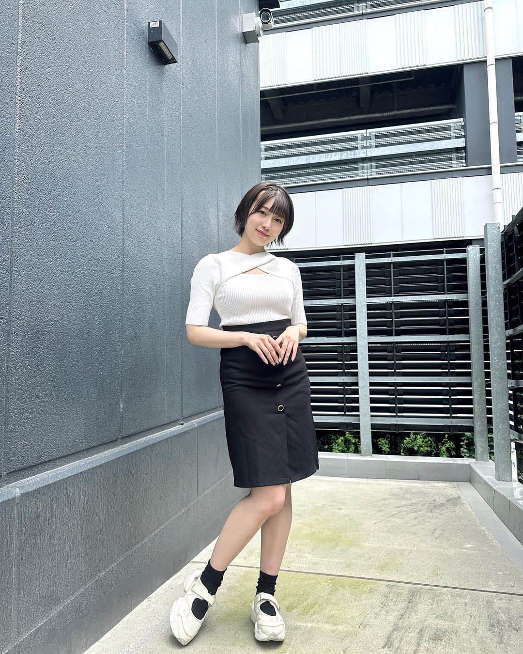 安部若菜さんのインスタグラム写真 - (安部若菜Instagram)「安部若菜 22歳になりました！ いつも応援してくださる方や周りの方に 沢山恩返し出来るようなハッピーな一年にします ...