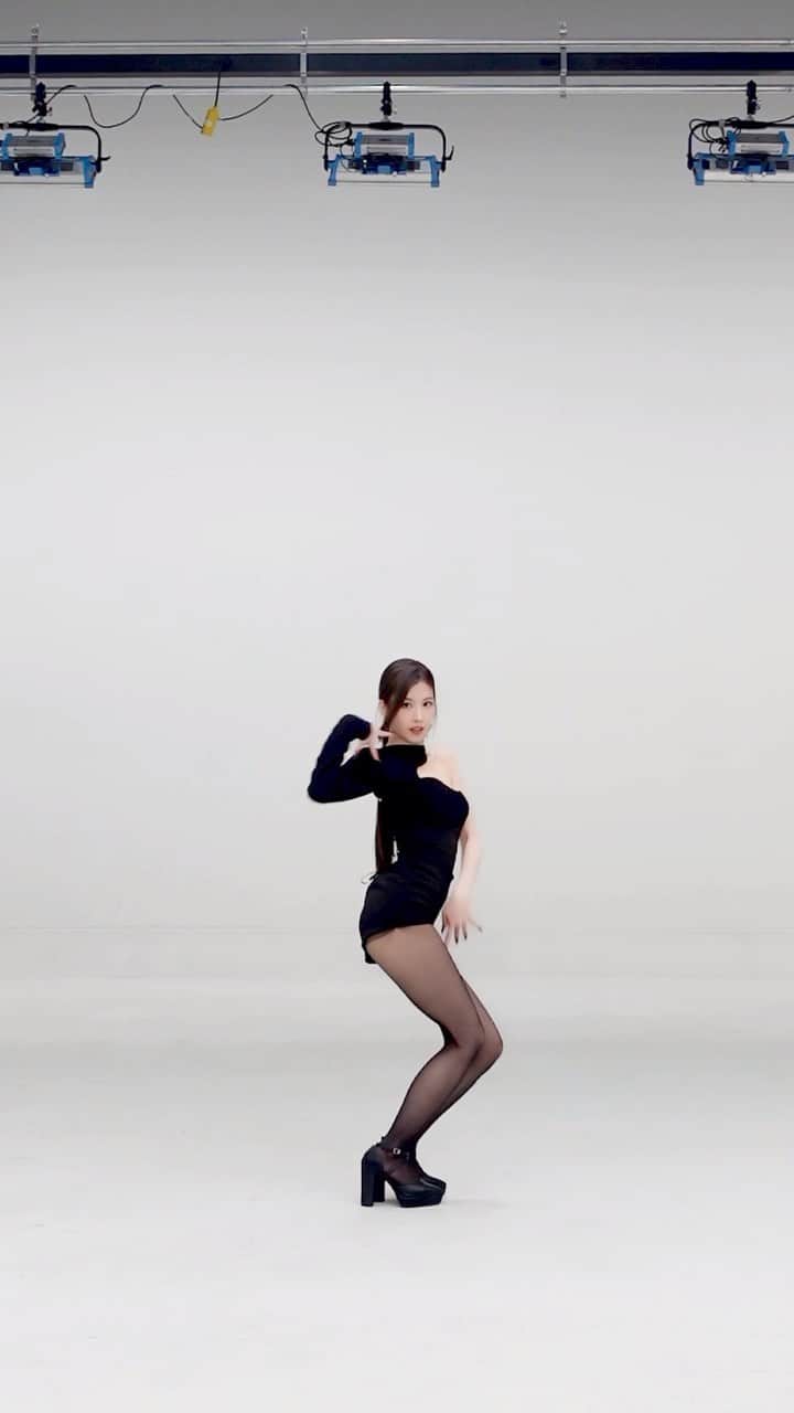 TWICE JAPANさんのインスタグラム動画 - (TWICE JAPANInstagram)「MISAMO JAPAN 1st MINI ALBUM『Masterpiece』 2023. ...