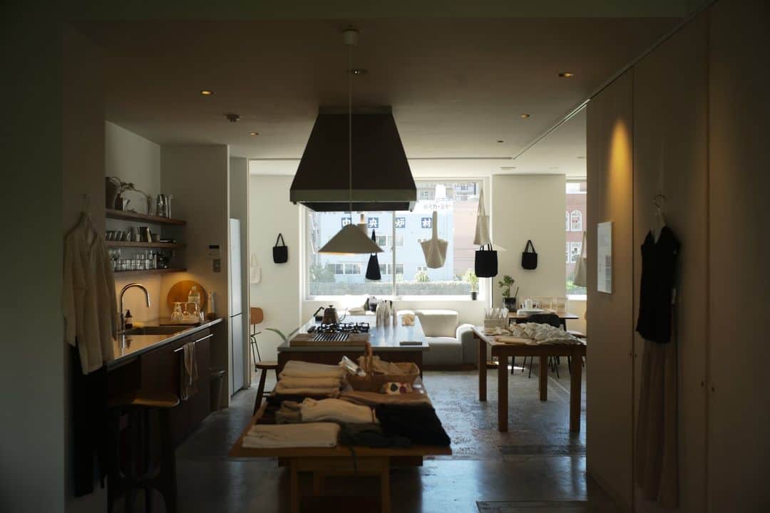 graf studioさんのインスタグラム写真 - (graf studioInstagram)「graf porchにて開催中のeavam exhibitionも、今週末7月23日までとなり ...