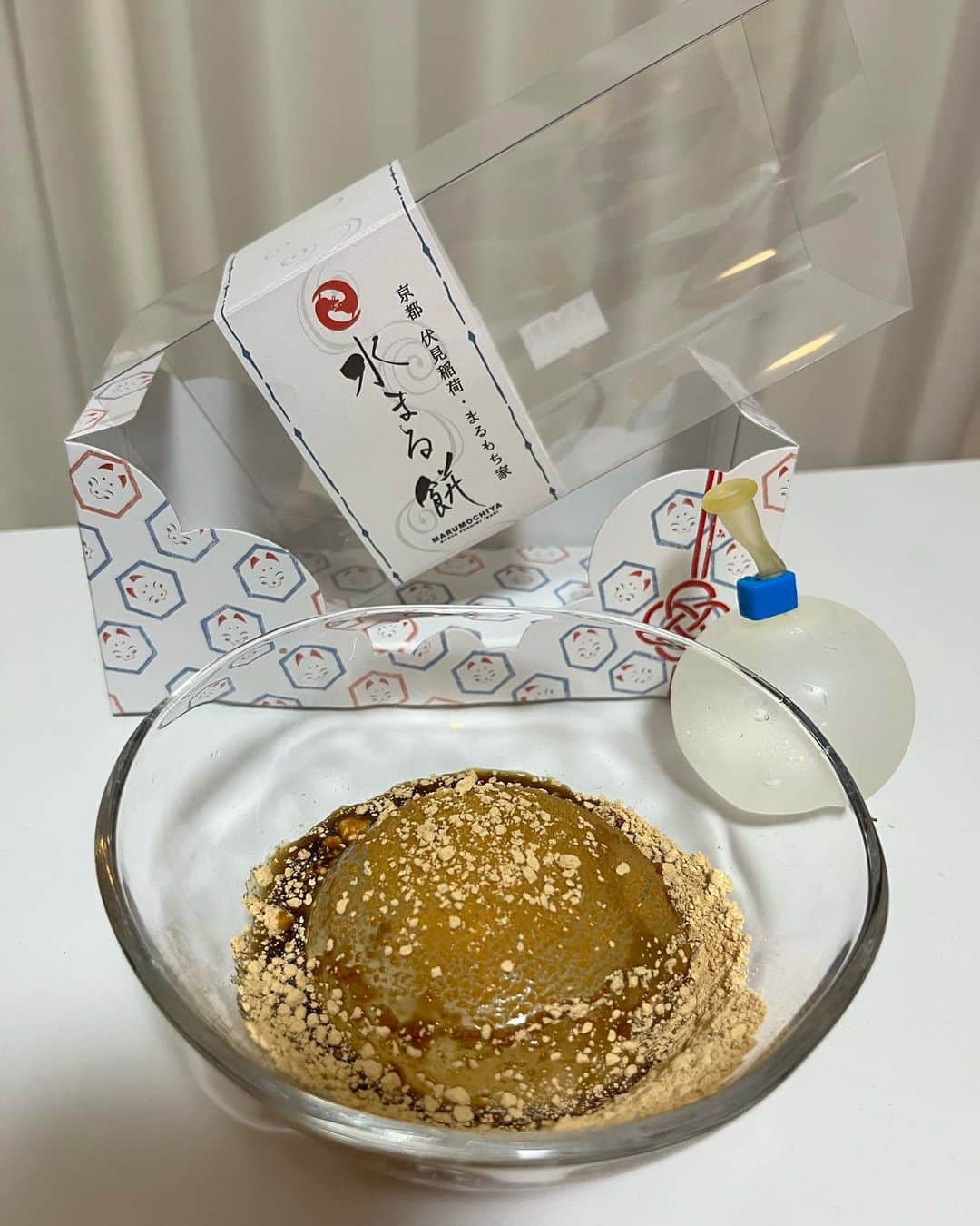 あいりさんのインスタグラム写真 - (あいりInstagram)「水まる餅🤤💕 黒蜜きなことの相性ばつぐん . 京都伏見稲荷大社の近くに店舗が ...