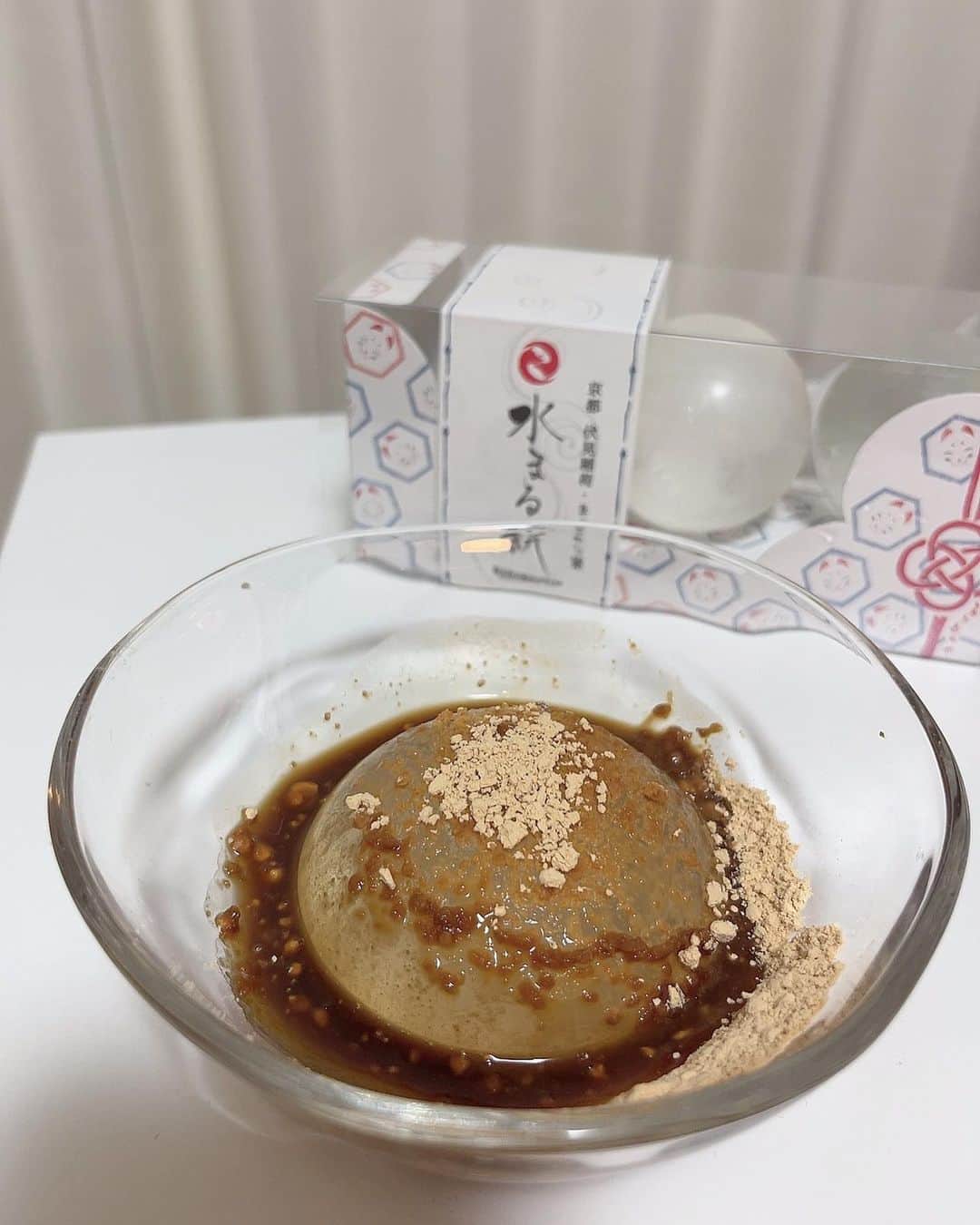 あいりさんのインスタグラム写真 - (あいりInstagram)「水まる餅🤤💕 黒蜜きなことの相性ばつぐん . 京都伏見稲荷大社の近くに店舗が ...