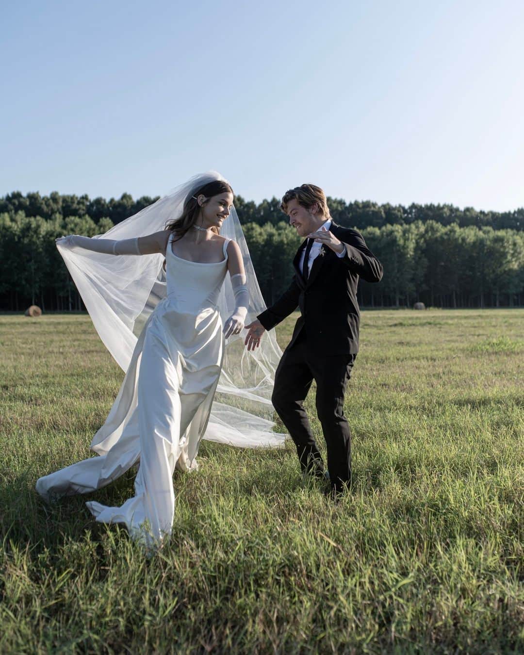 Vogue Italiaさんのインスタグラム写真 - (Vogue ItaliaInstagram)「L'angelo di Victoria ...
