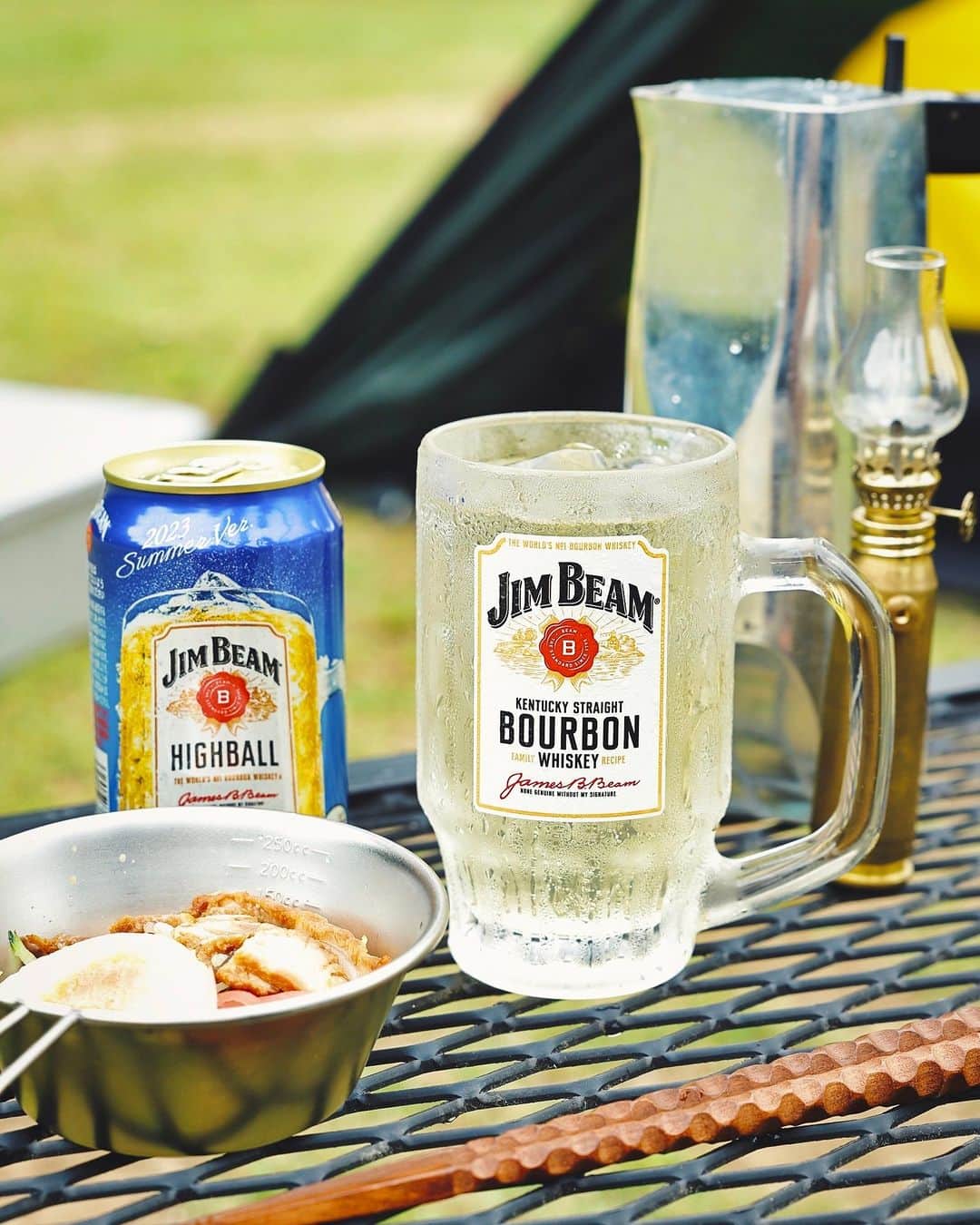 CAMP_HACKさんのインスタグラム写真 - (CAMP_HACKInstagram)「アオゾラの下でキャンパー仲間と「キンキンに冷やしたハイボールで乾杯！」が最高に気持ちいい季節になってき ...