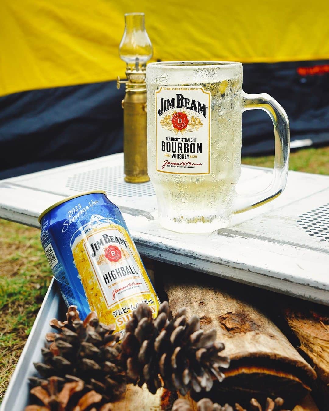 CAMP_HACKさんのインスタグラム写真 - (CAMP_HACKInstagram)「アオゾラの下でキャンパー仲間と「キンキンに冷やしたハイボールで乾杯！」が最高に気持ちいい季節になってき ...