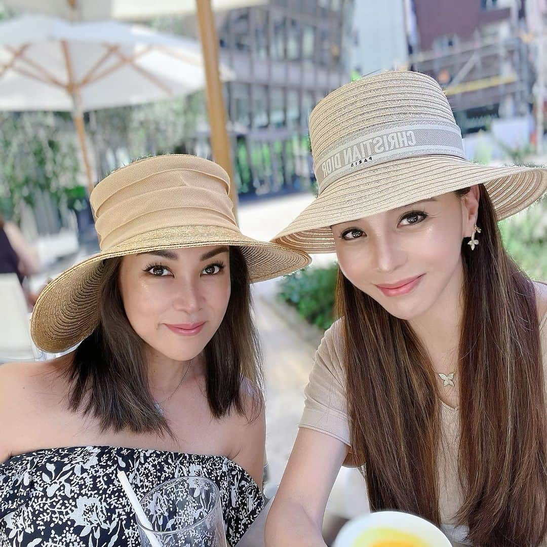 麻美さんのインスタグラム写真 - (麻美Instagram)「大親友と💓💓💓 ． 今年最後のlunch ． 毎年夏が恋しいのは emikoの ...