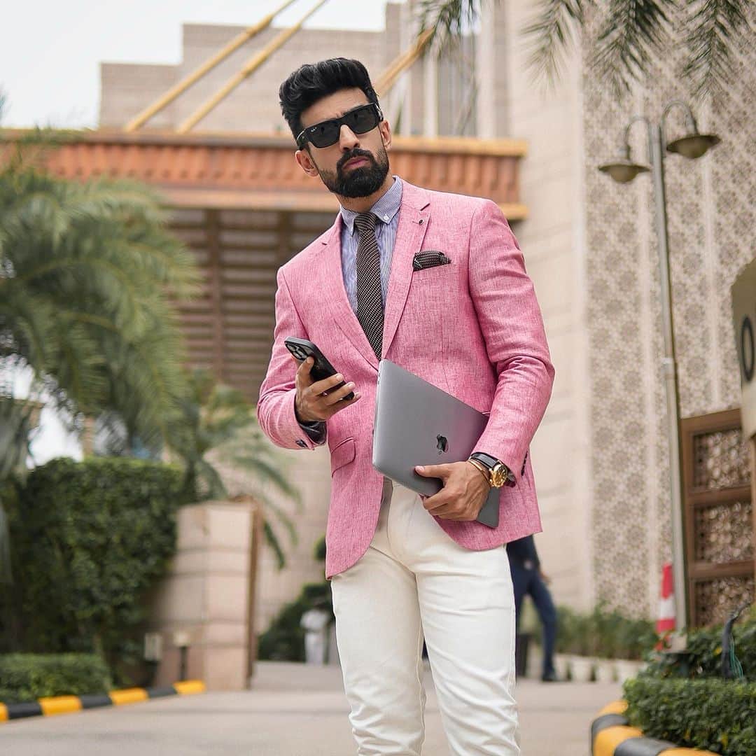 Karron S Dhinggraさんのインスタグラム写真 - (Karron S DhinggraInstagram)「The Friday ...