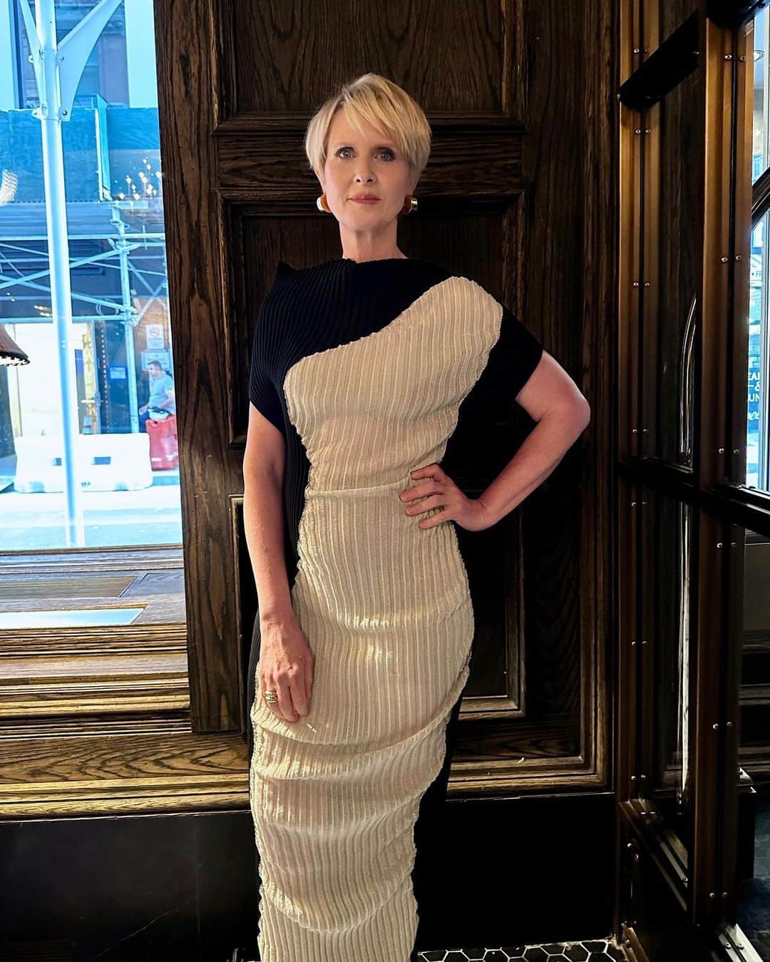 シンシア・ニクソンさんのインスタグラム写真 - (シンシア・ニクソンInstagram)「AJLT S2 Press Tour Looks ...