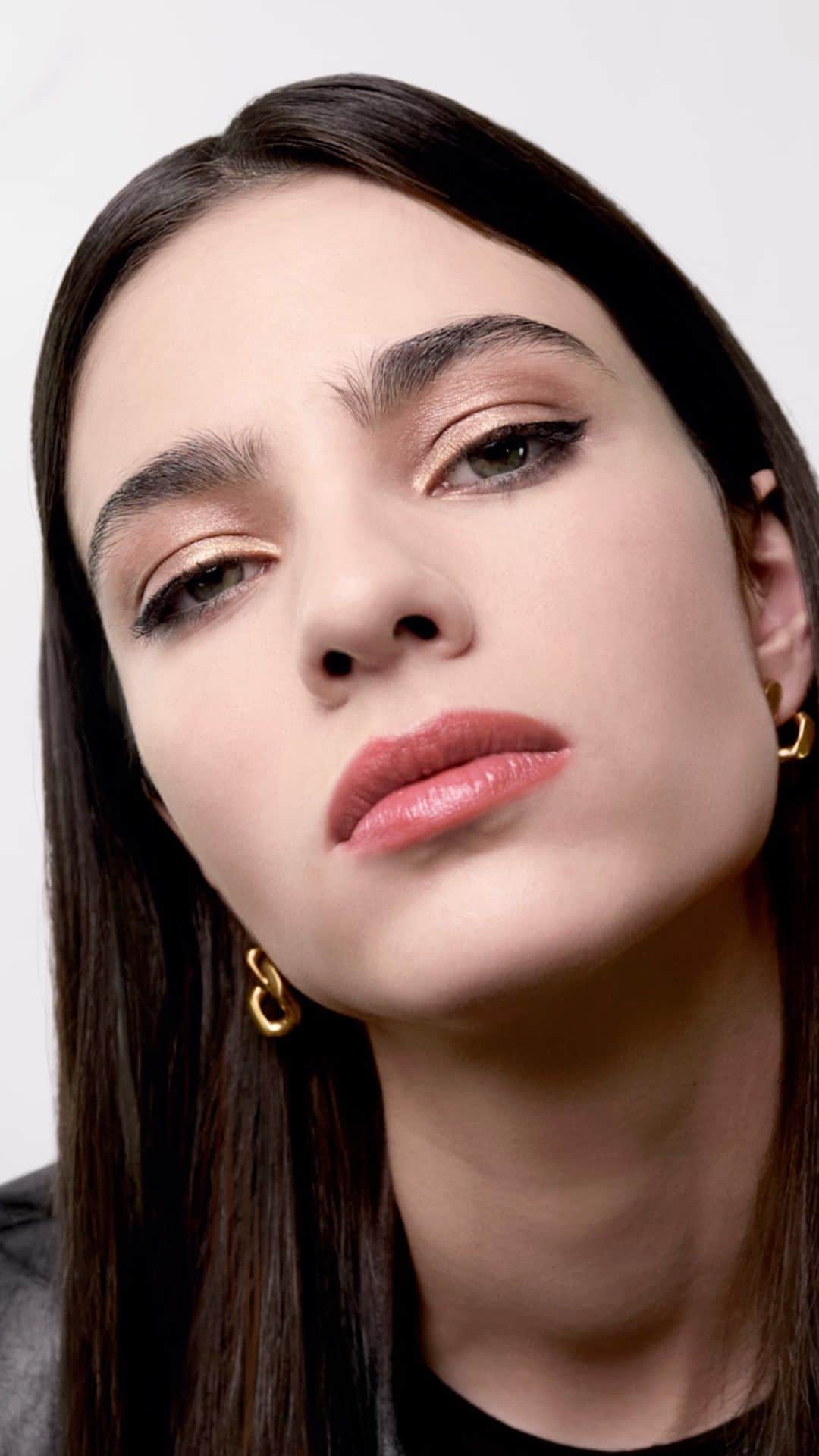 Yves Saint Laurent Beautyさんのインスタグラム動画 - (Yves Saint Laurent ...