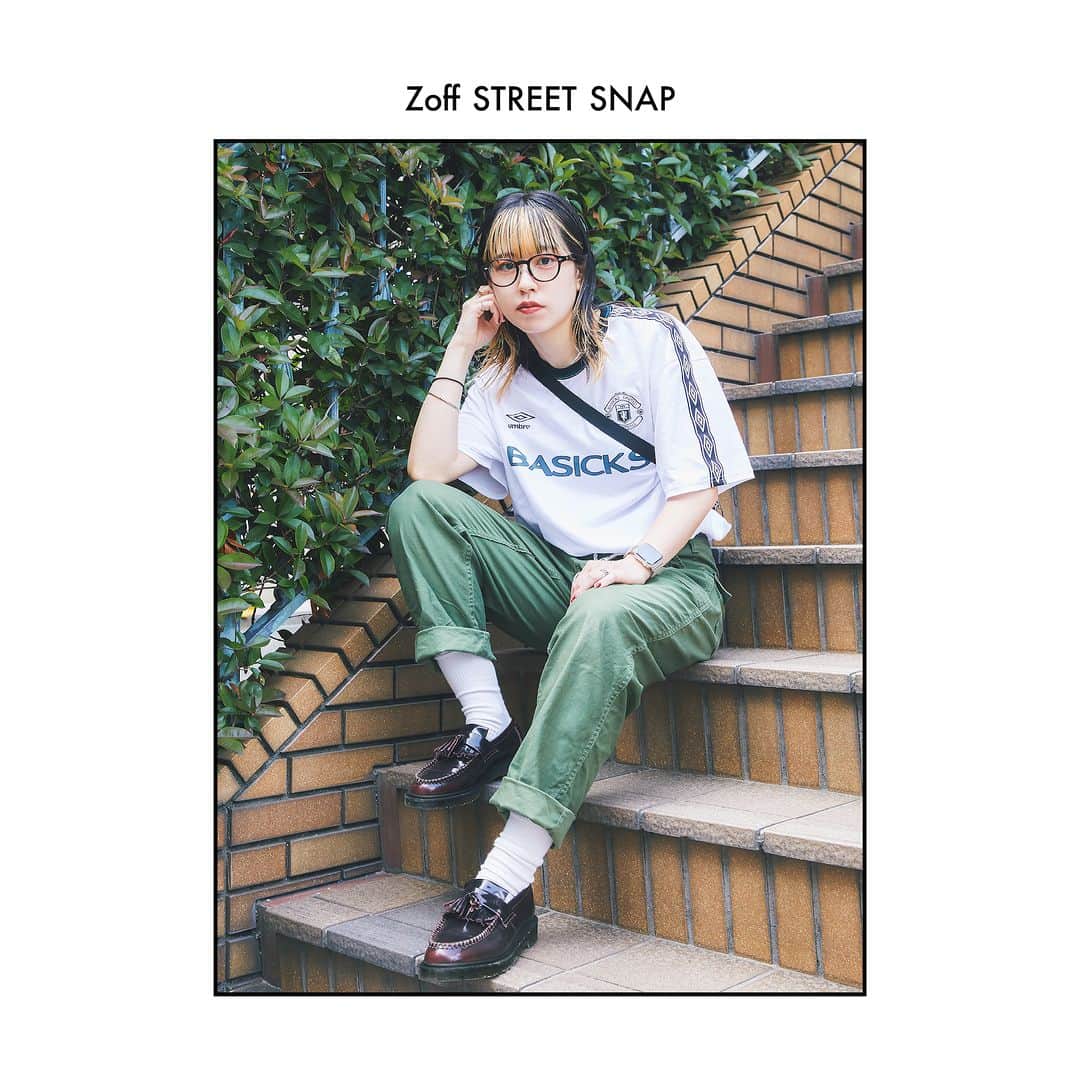 Zoff Officialさんのインスタグラム写真 - (Zoff OfficialInstagram)「【Zoff STREET SNAP @下北沢】 オシャレなあの人が選ぶ、メガネ。 数 ...