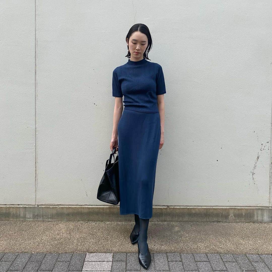 mar.ayaさんのインスタグラム写真 - (mar.ayaInstagram)「イメージ通りなマメクロの着こなし。 ニットトップス、リブ ...