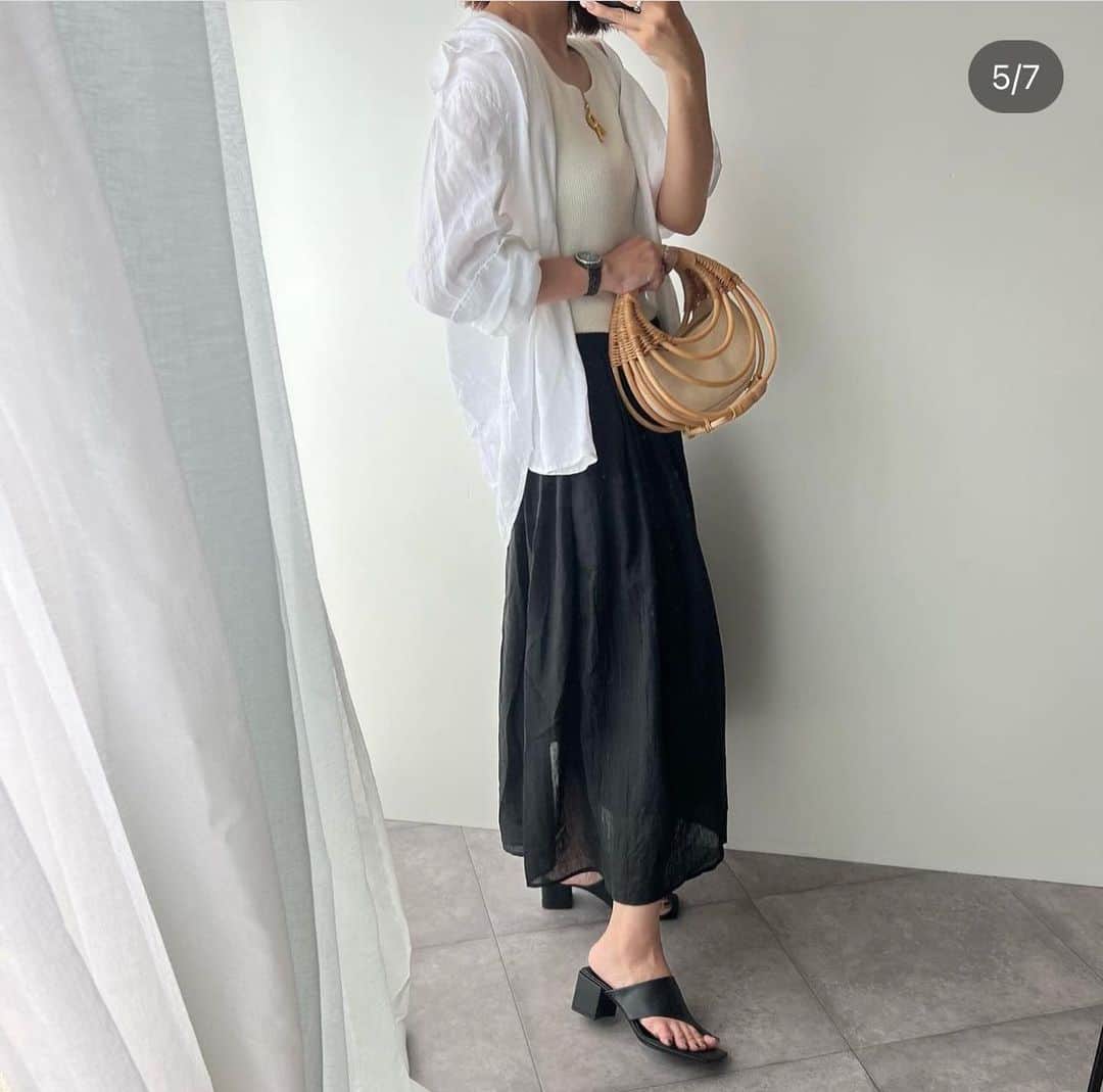 神戸レタスさんのインスタグラム写真 - (神戸レタスInstagram)「【最近何着てる？🩵】 急に雨が降ったり、ものすごい夏日だったり コーディネート選びが難しい日もありますよね🤔 雨の日も ...