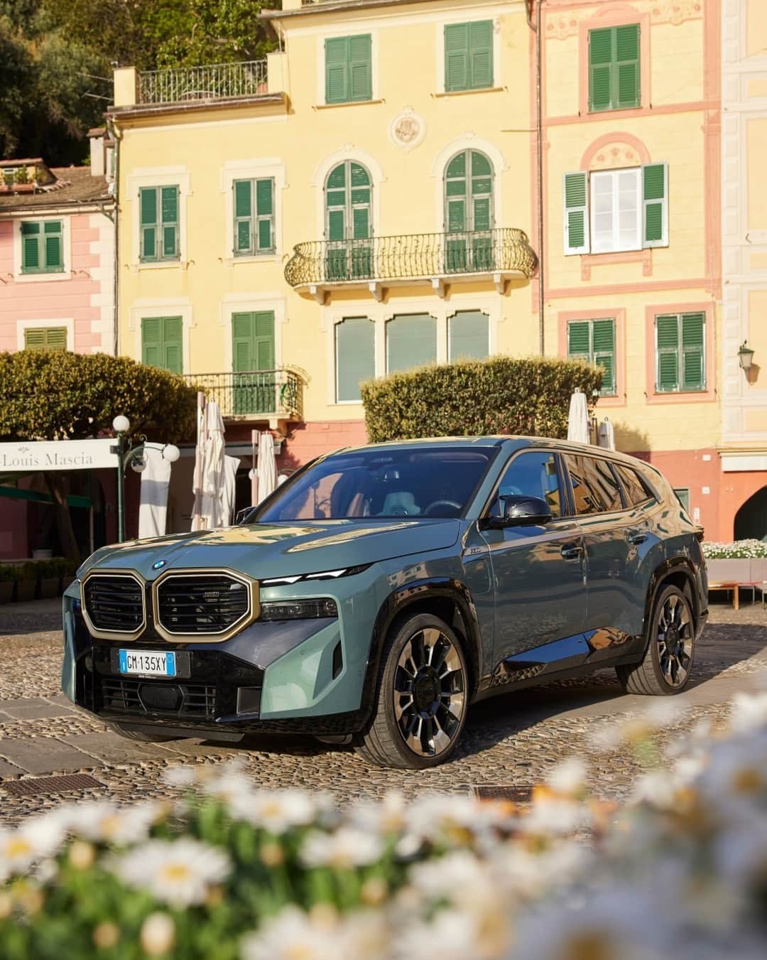 BMWさんのインスタグラム写真 - (BMWInstagram)「Italian Riviera never looked so grand 📍🇮🇹 The BMW XM . #BMWXM # ...