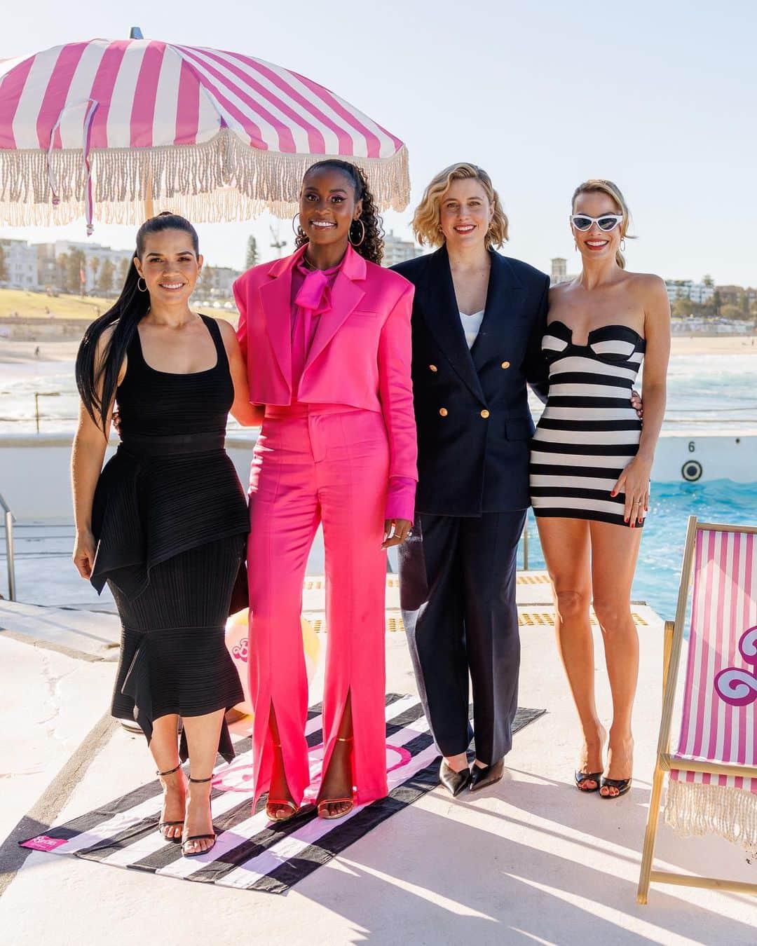 Just Jaredさんのインスタグラム写真 - (Just JaredInstagram)「Margot Robbie wore a ...