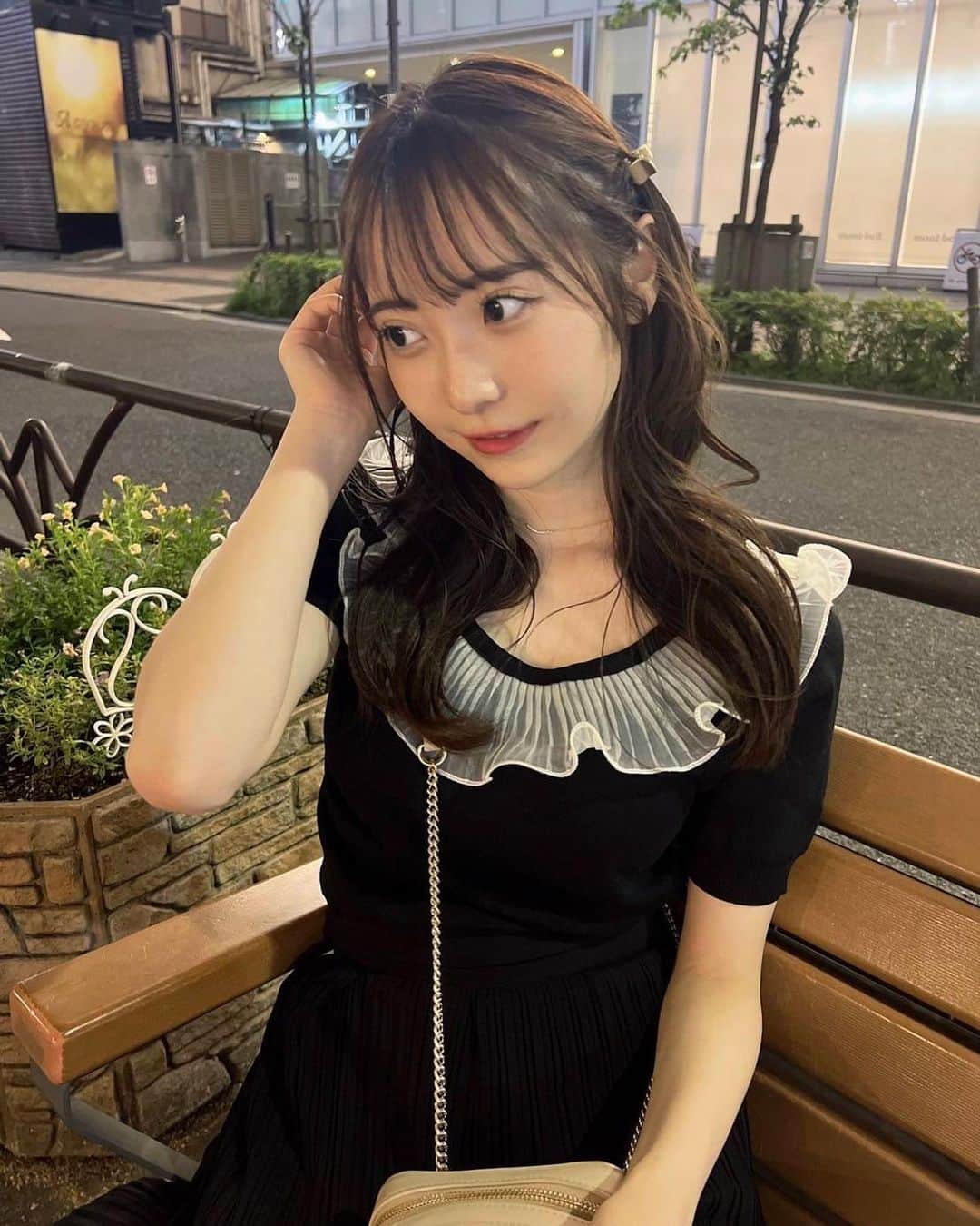 かとゆりさんのインスタグラム写真 - (かとゆりInstagram)「最近の洋服さんたち👗 白か黒の服が圧倒的に多い🥺🥺 SHEINではじめて ...