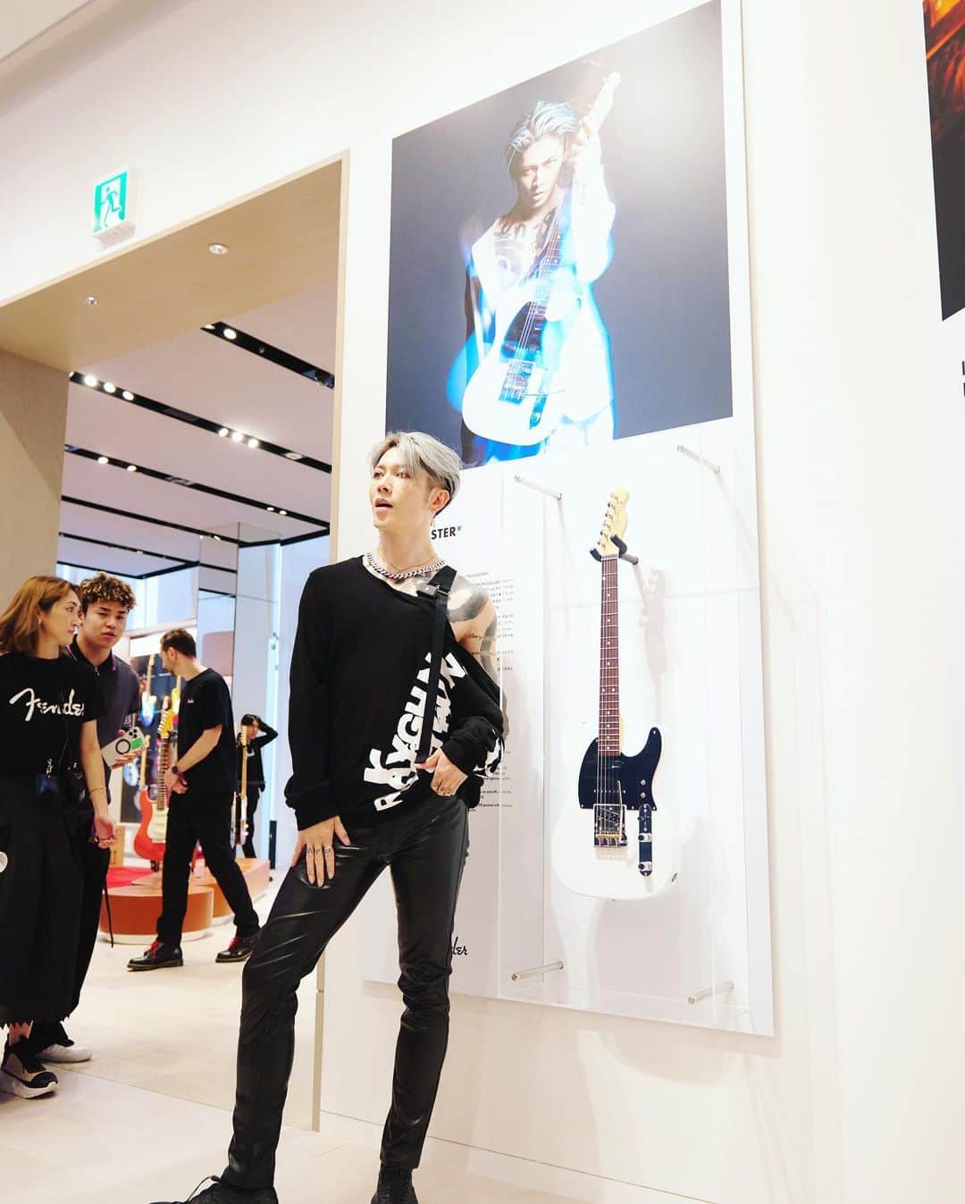雅-MIYAVI-さんのインスタグラム写真 - (雅-MIYAVI-Instagram)「MIYAVI Telecaster in the ...