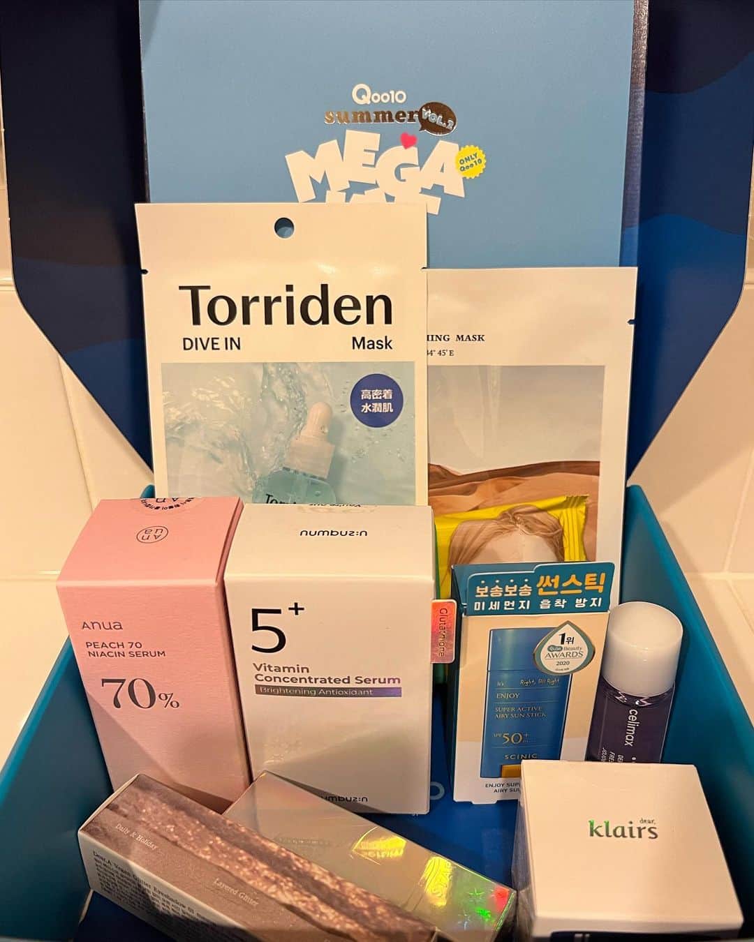 相場詩織さんのインスタグラム写真 - (相場詩織Instagram)「⁡ 届くのをずーっと心待ちにしていた 【Qoo10 MEGA KIT】 ⁡ 基本的にPRは引き受けていないのですが ...