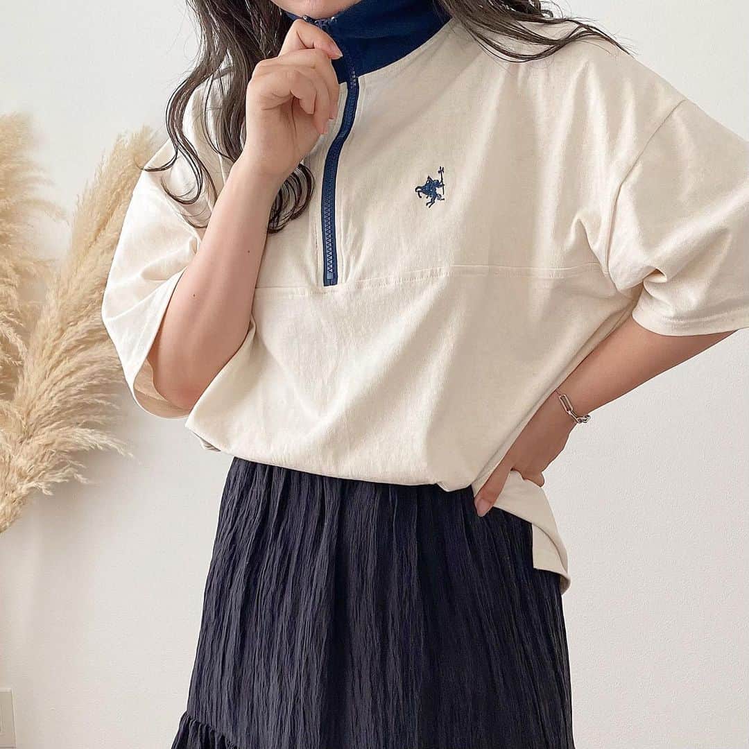 haruさんのインスタグラム写真 - (haruInstagram)「ㅤㅤㅤㅤㅤㅤㅤㅤㅤㅤㅤㅤㅤ ㅤㅤㅤㅤㅤㅤㅤㅤㅤㅤㅤㅤㅤ ㅤㅤㅤㅤㅤㅤㅤㅤㅤㅤㅤㅤㅤ ハーフジップで配色×刺繍のデザインが ...