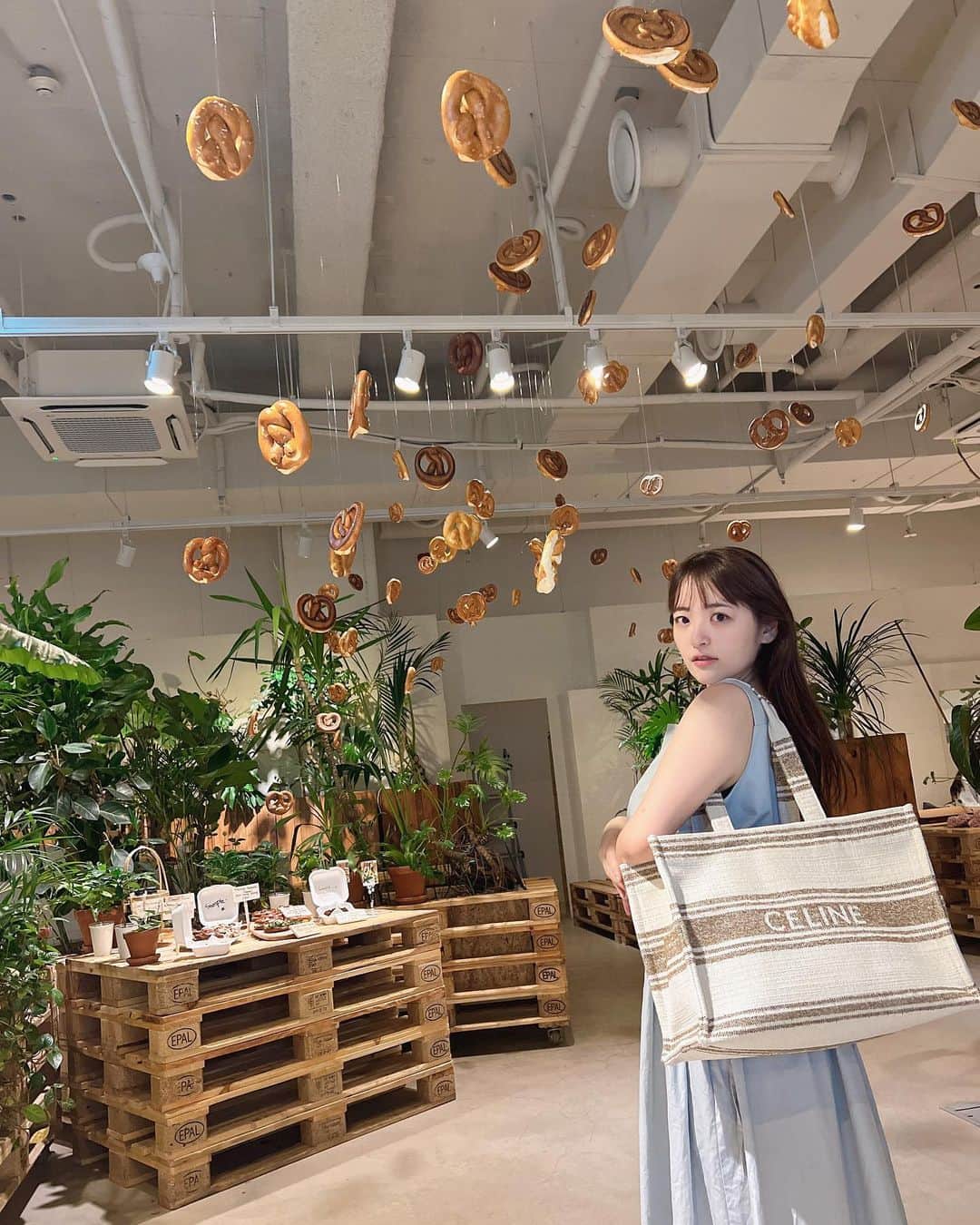 柳瀬さきさんのインスタグラム写真 - (柳瀬さきInstagram)「韓国旅行🇰🇷 ️の写真 すごく可愛いカフェに 偶然たどり着いた ...