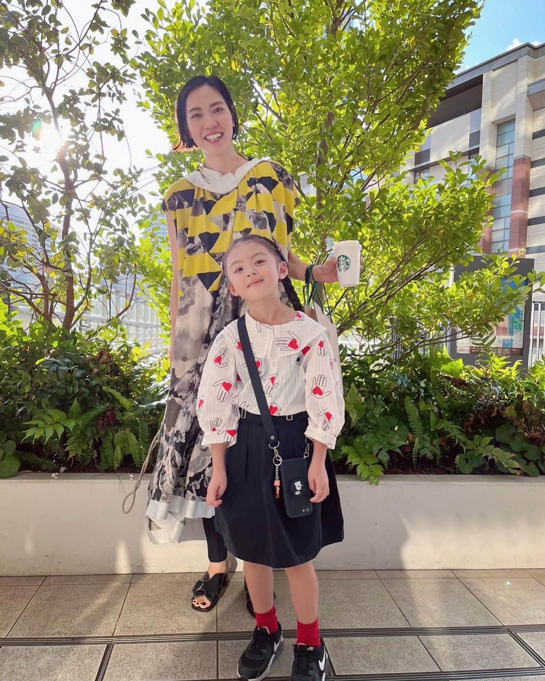 HALCAさんのインスタグラム写真 - (HALCAInstagram)「久々の #ハルカとコハル 👭🌿 少し会わない間にまたお姉さんになって 落ち着いたこの表情や佇まいにも驚く。 最近は写真 ...