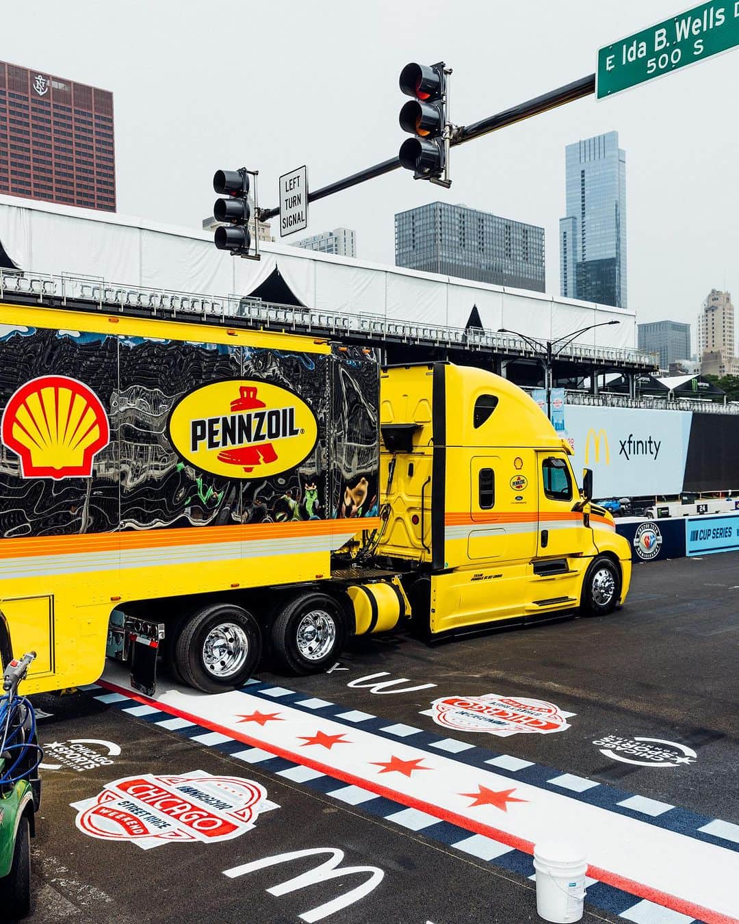 trashさんのインスタグラム写真 - (trashInstagram)「NASCAR racing on the streets of ...