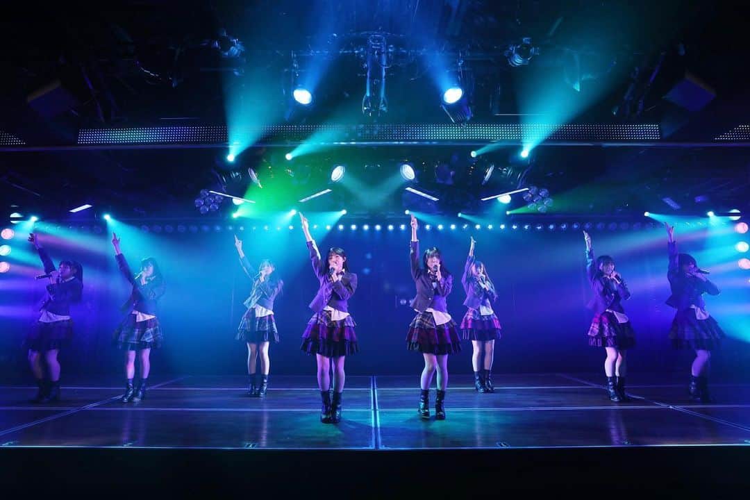 AKB48 Officialさんのインスタグラム写真 - (AKB48 OfficialInstagram)「AKB48 18期研究生💜🤍 本日劇場公演デビュー㊗️🎉💕 ⁡ 「ただいま 恋愛中 ...