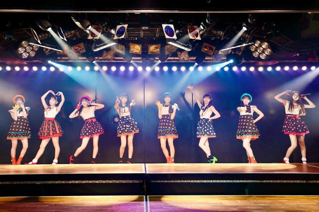 AKB48 Officialさんのインスタグラム写真 - (AKB48 OfficialInstagram)「AKB48 18期研究生💜🤍 本日劇場公演デビュー㊗️🎉💕 ⁡ 「ただいま 恋愛中 ...