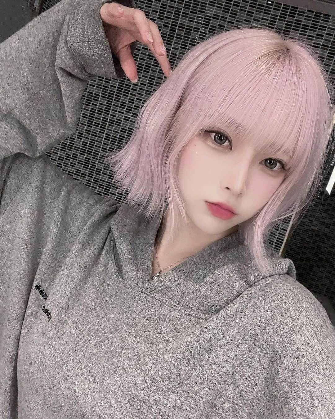 オ・ジウンさんのインスタグラム写真 - (オ・ジウンInstagram)「단발 보고싶다길래🩷🩶」7月3日 21時07分 - gini_s2_