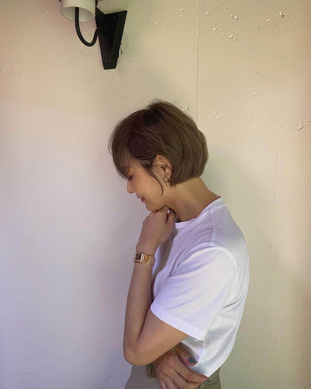 富岡佳子さんのインスタグラム写真 - (富岡佳子Instagram)「#outfit 伸びていた前髪を少しカットしました。 スワイプ2枚目 ...