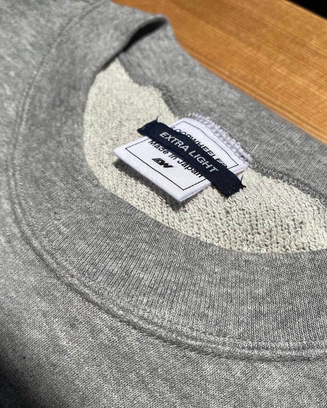 ループウィラーさんのインスタグラム写真 - (ループウィラーInstagram)「. 店頭では定番スウェットの素材以外にLWエキストラライトevo吊り裏毛を使用したアイテムもご覧頂けます ...